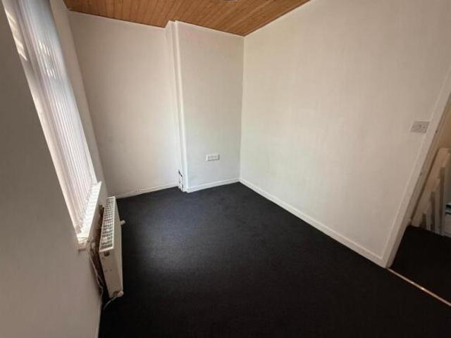 2 bedroom terraced house for rent in Jessop Street, Manchester, M18