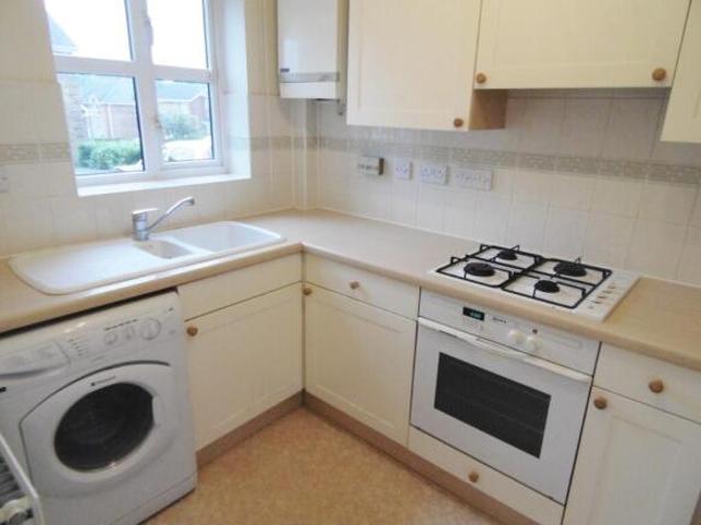 2 bedroom terraced house for rent in Oak Close, Basingstoke, RG21