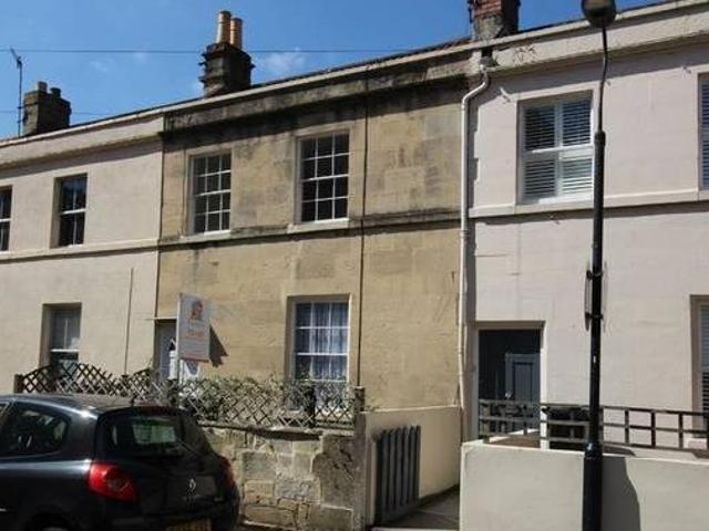 2 bedroom terraced house for rent in Oak Street Bath BA2