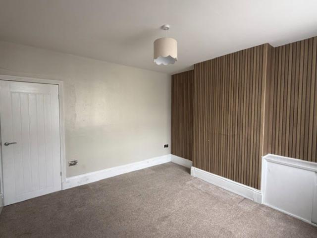 2 bedroom terraced house for rent in Oak street, ST1