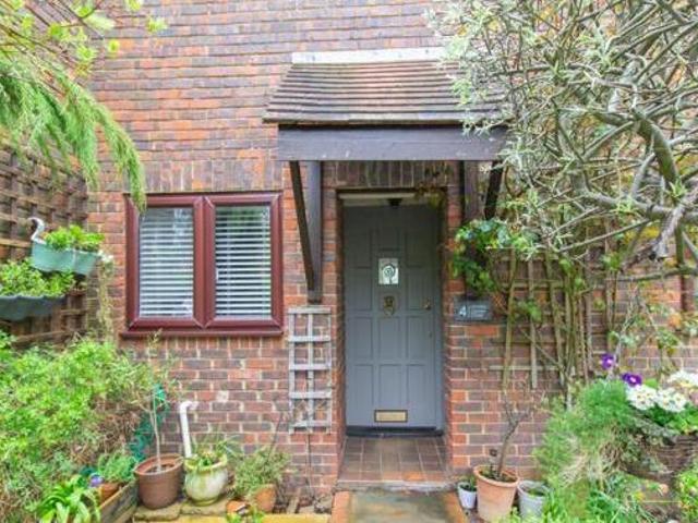 2 Bedroom Terraced House For Rent In Odiham, Hook