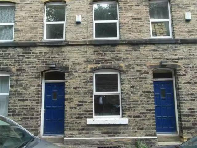 2 bedroom terraced house for rent in Old Robin, CLECKHEATON, W.