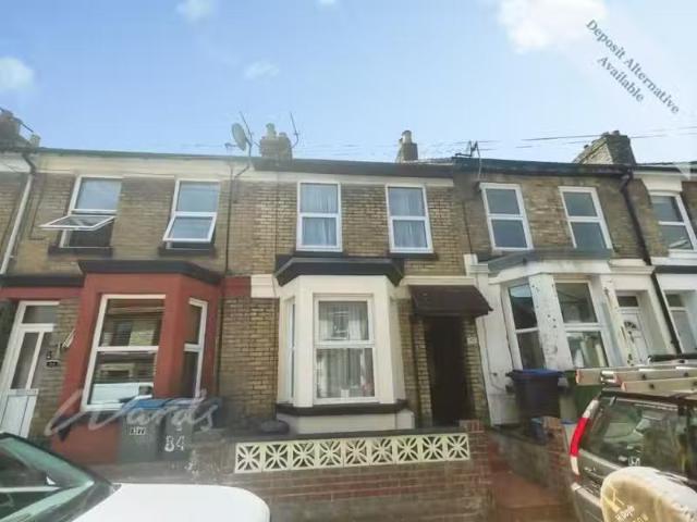 2 bedroom terraced house for rent in Oswald Road Dover CT17