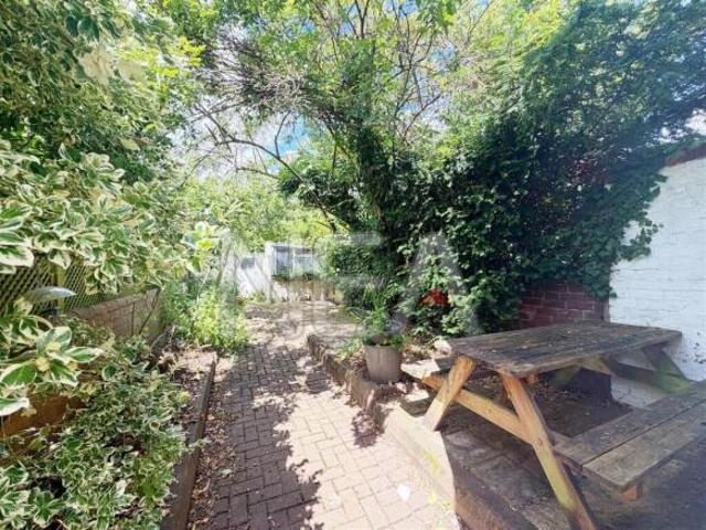 2 bedroom terraced house for rent in Oxford Street, Caversham, Reading, RG4