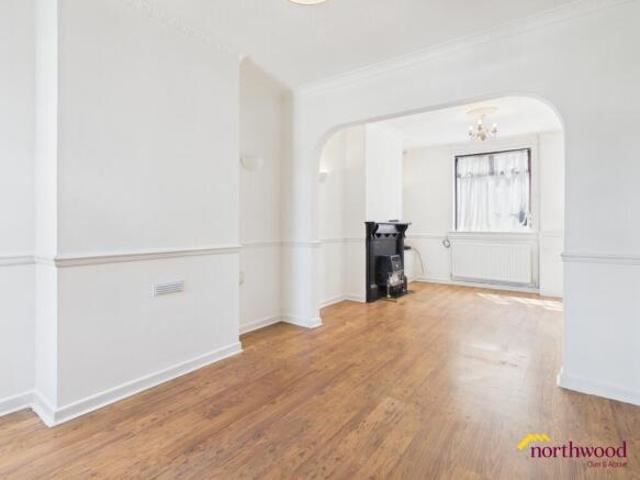 2 bedroom terraced house for rent in Oxford Street, Penkhull, ST4