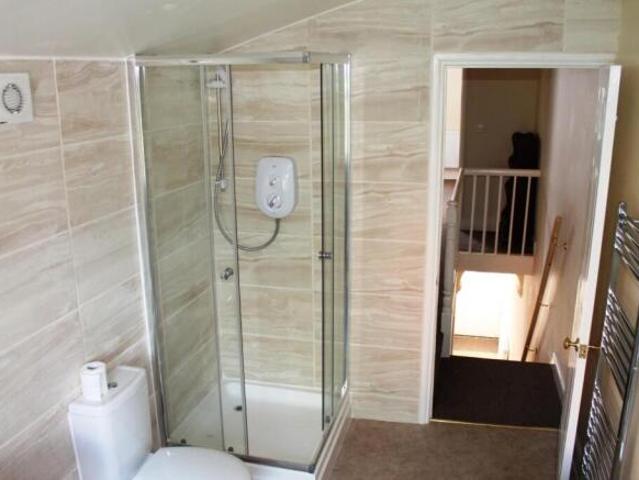 2 bedroom terraced house for rent in Louise Road, Northampton, NN1