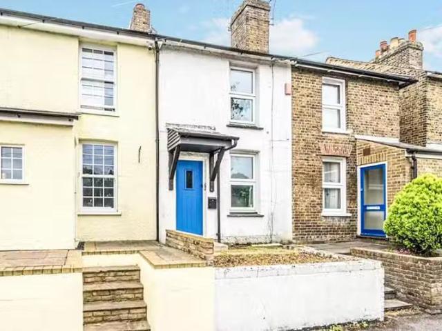 2 bedroom terraced house for rent in Lower Road Orpington BR5