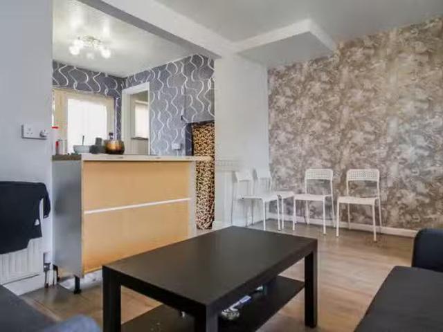 2 bedroom terraced house for rent in Lockwood Road, Northfield.