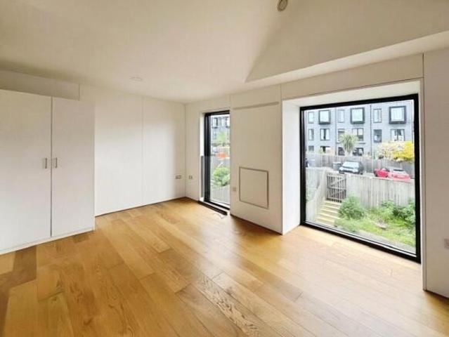 2 bedroom terraced house for rent in Lockyard Lane, Manchester, Greater Manchester, M4