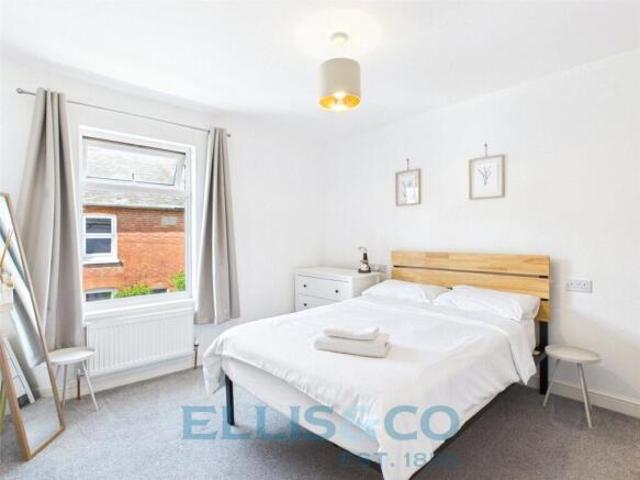 2 bedroom terraced house for rent in Lodge Road, Tonbridge, Kent, TN9
