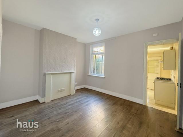 2 bedroom terraced house for rent in Longley Road, Rainham, Gillingham, ME8