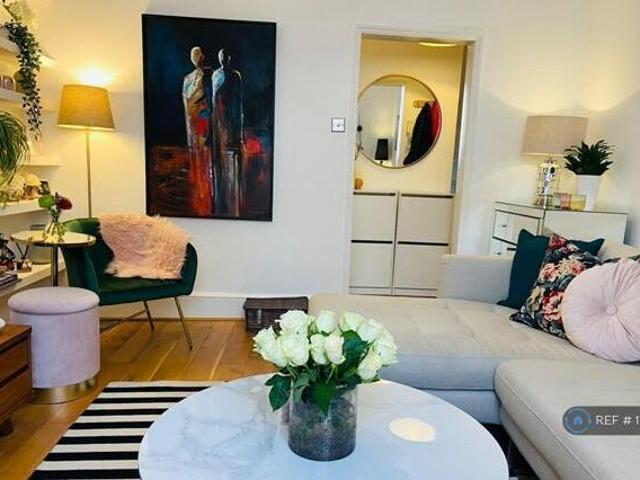 2 Bedroom Terraced House For Rent In London