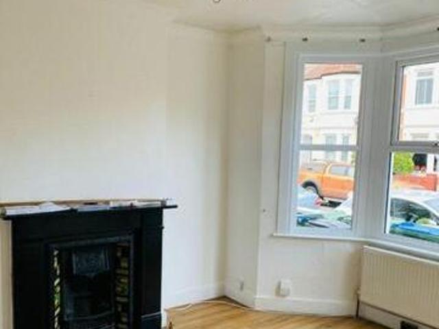 2 Bedroom Terraced House For Rent In London