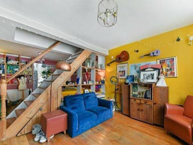 2 Bedroom Terraced House For Rent In London