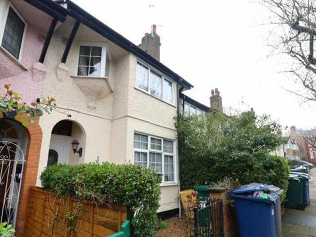 2 Bedroom Terraced House For Rent In London