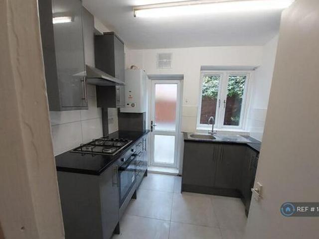 2 Bedroom Terraced House For Rent In London