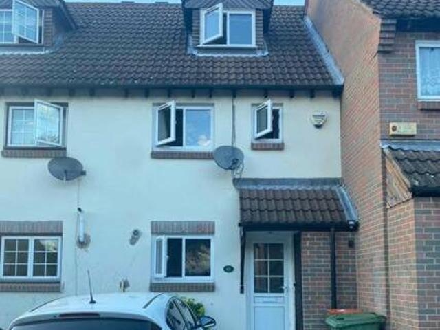 2 Bedroom Terraced House For Rent In London