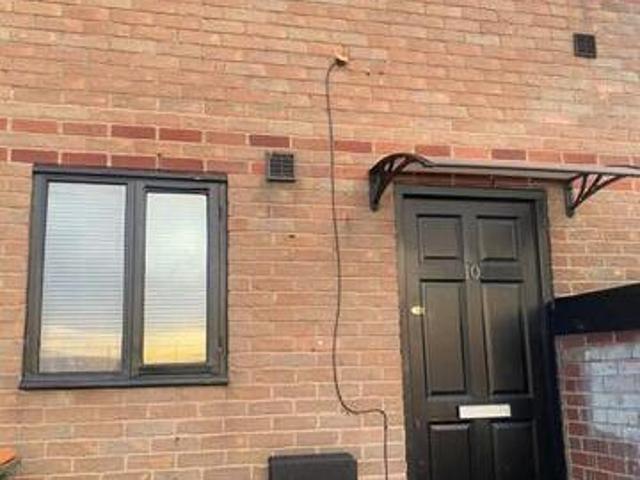 2 Bedroom Terraced House For Rent In London