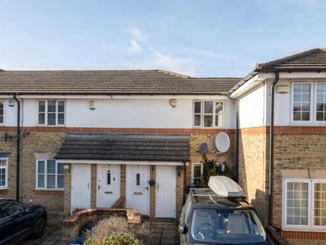 2 Bedroom Terraced House For Rent In London