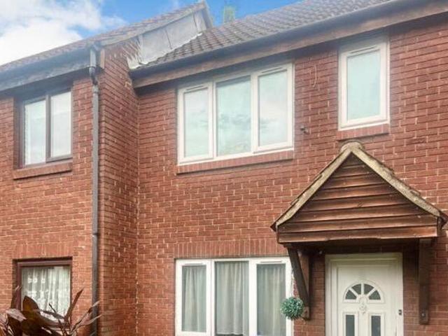 2 Bedroom Terraced House For Rent In London