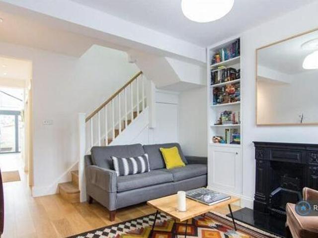 2 Bedroom Terraced House For Rent In London