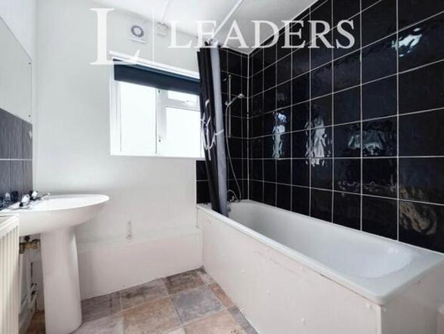 2 bedroom terraced house for rent in Londesborough Road, PO4