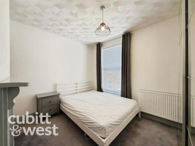 2 bedroom terraced house for rent in AVAILABLE WITH NO DEPOSIT Londesborough Road Southsea PO4