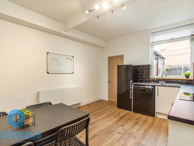 2 bedroom terraced house for rent in Lonsdale Road, Lenton, NG7