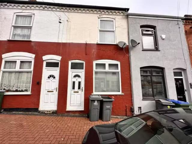 2 bedroom terraced house for rent in Laundry Road, Smethwick.