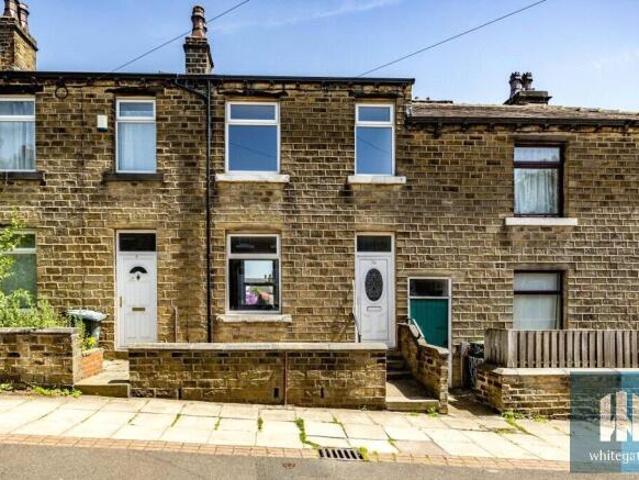2 bedroom terraced house for rent in Lawrence Road, Huddersfield, HD1