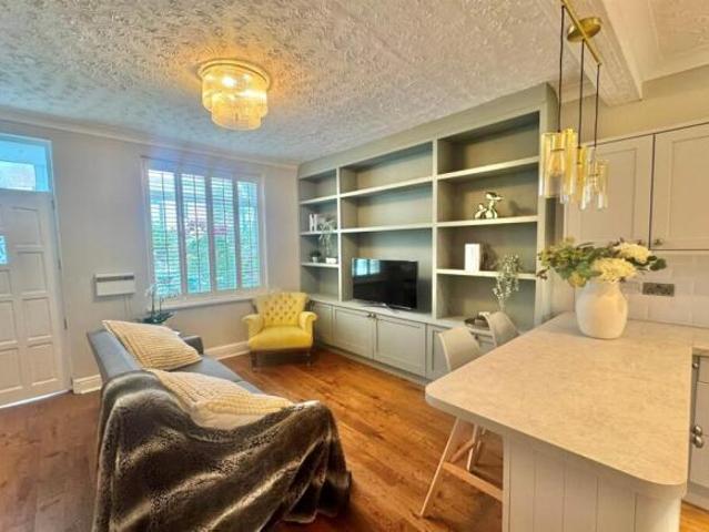 2 bedroom terraced house for rent in Ladysmith Road, Manchester, M20