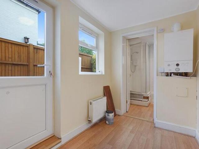 2 bedroom terraced house for rent in Langdon Road, Rochester, ME1