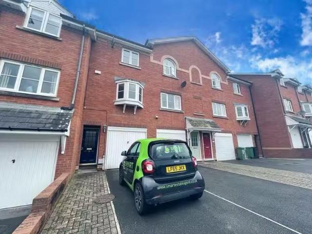 2 bedroom terraced house for rent in Lewis Crescent, Exeter, EX2