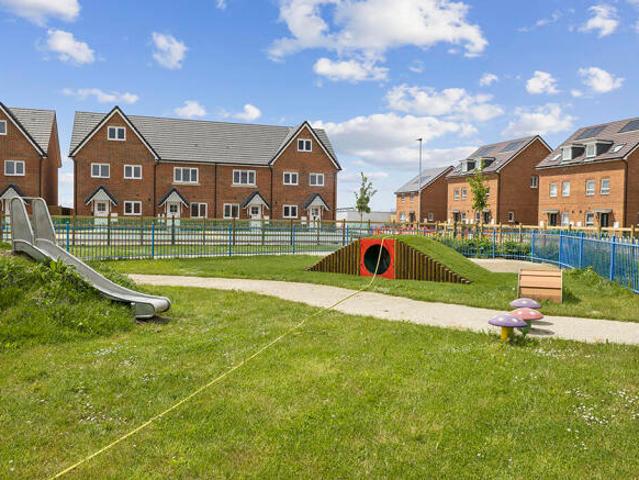 2 bedroom terraced house for rent in Leaf Living at Martello Lakes, Hythe, CT21