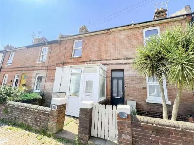 2 bedroom terraced house for rent in Leaf Road, Eastbourne, BN.