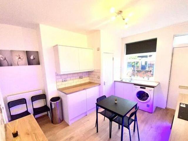2 Bedroom Terraced House For Rent In Leeds