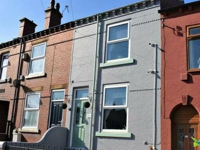 2 bedroom terraced house for rent in Leeds Road Outwood WF1