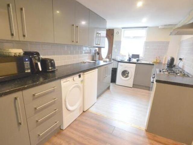 2 Bedroom Terraced House For Rent In Leeds, West Yorkshire