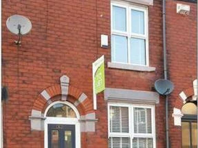 2 bedroom terraced house for rent in Lees Street AshtonUnderLyne OL6