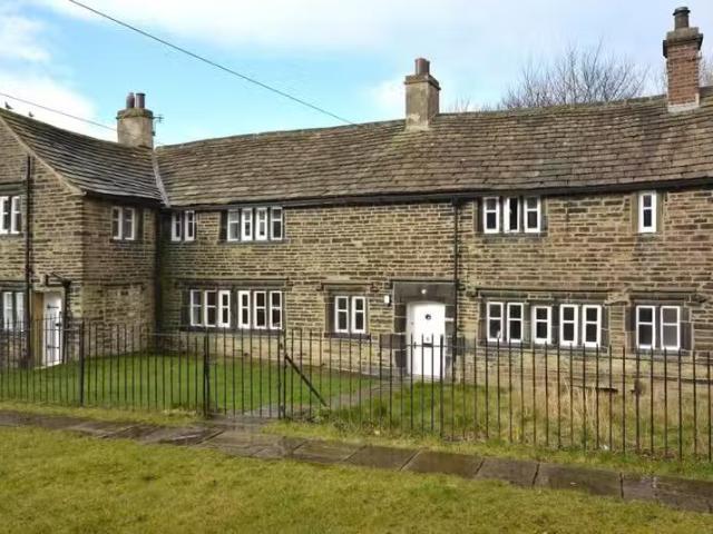 2 bedroom terraced house for rent in Little Horton Green, Brad.