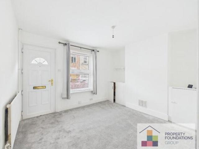 2 bedroom terraced house for rent in Little Street, Reading, Berkshire, RG1