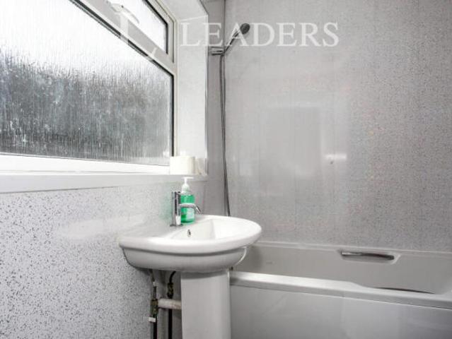 2 bedroom terraced house for rent in, Livingstone Street, ST6