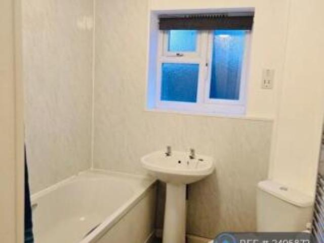 2 bedroom terraced house for rent in Lime Grove, Sittingbourne, ME10