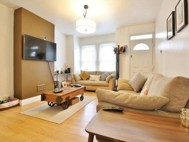 2 bedroom terraced house for rent in Linkfield Road, Isleworth, TW7