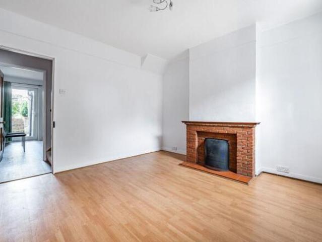 2 bedroom terraced house for rent in Ludlow Road, Guildford, GU2