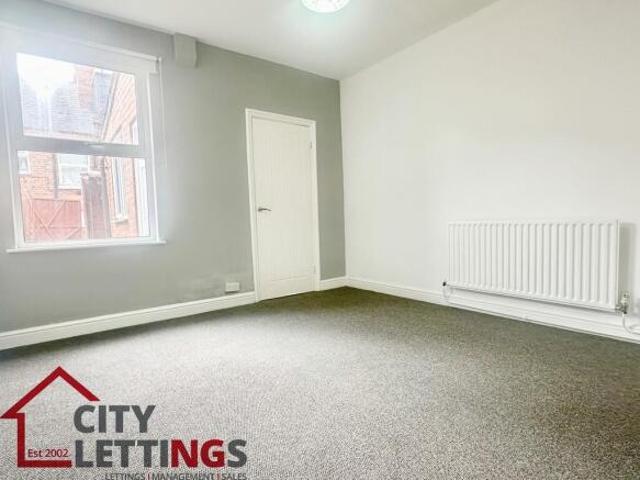 2 bedroom terraced house for rent in Lyndhurst Road, Sneinton, NG2