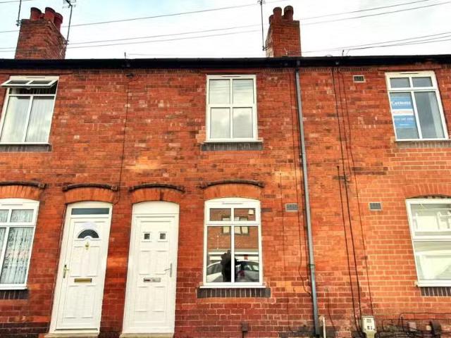 2 bedroom terraced house for rent in Mount Street, Halesowen.