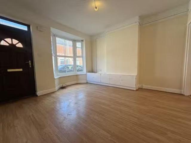 2 bedroom terraced house for rent in Mount Road, Haverhill, Su.