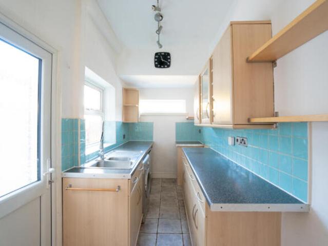 2 bedroom terraced house for rent in Montague Road, Clarendon Park, Leicester, LE2