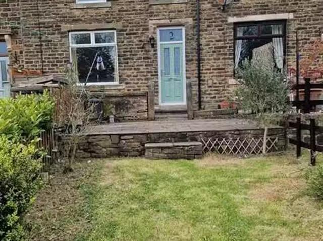 2 bedroom terraced house for rent in Moor View, Bradford, BD4